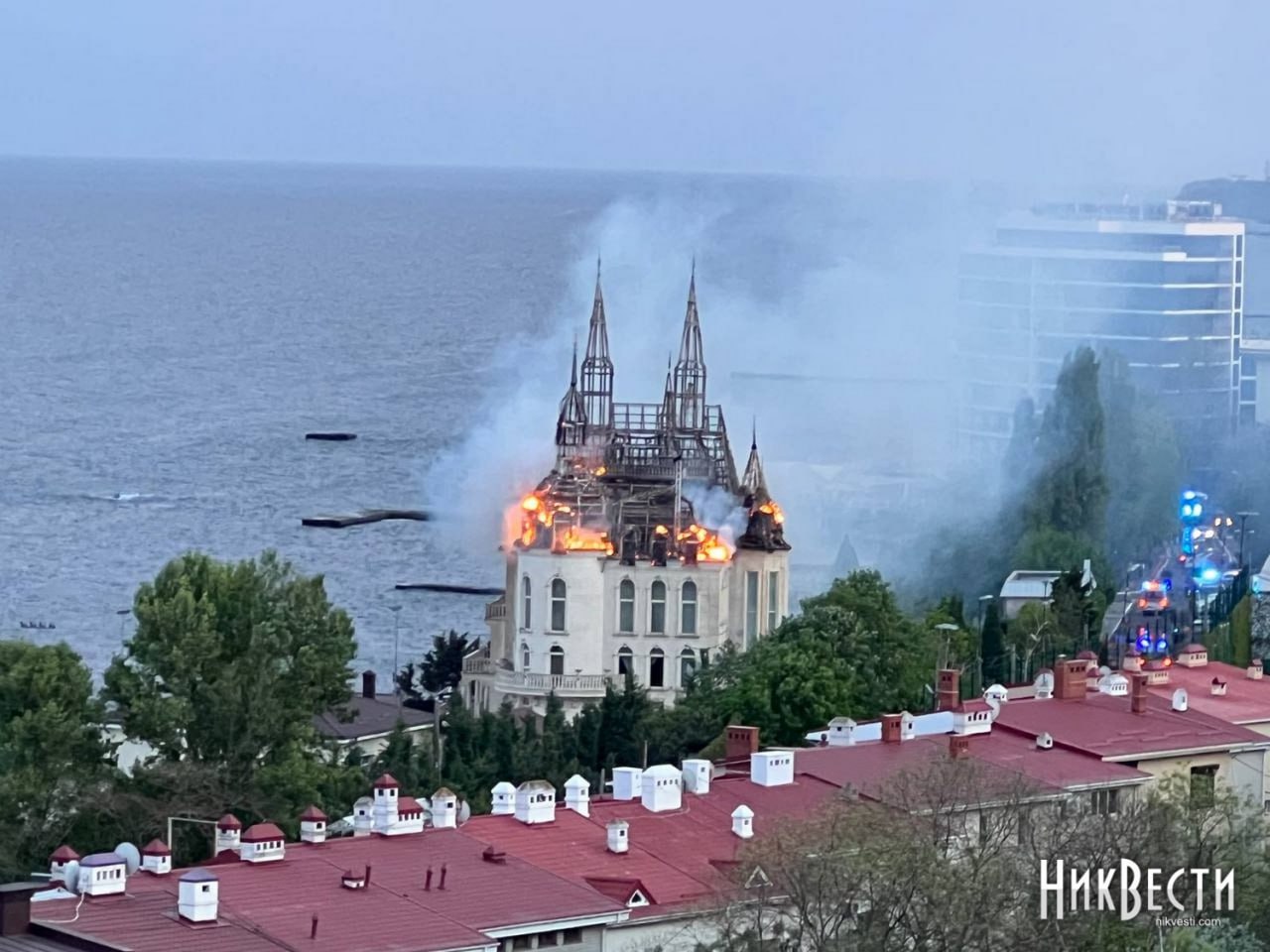 Россия ударила по Одессе двое погибших и восемь раненых горит «Замок Гарри Поттера